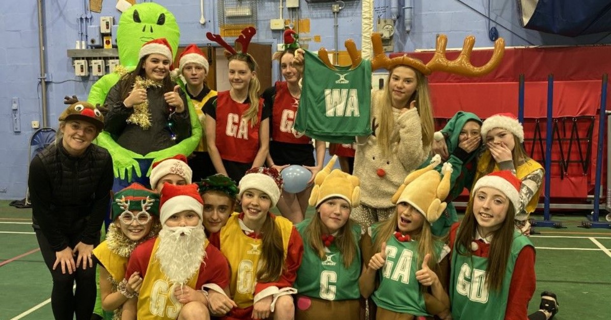 Colne Park High School - Merry Christmas from the Netball Teams!
